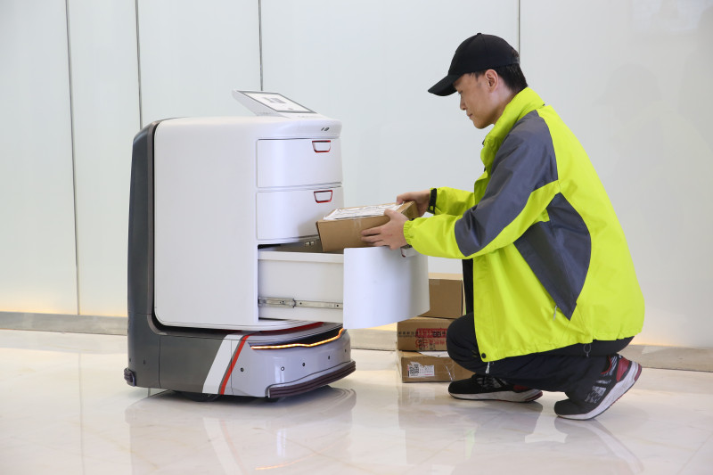 Segway-Ninebot เปิดตัว Loomo Delivery หุ่นยนต์ส่งของอัตโนมัติ – Dailygizmo